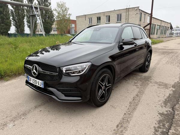 Black Mercedes-Benz GLC 220 2022 in Alytus, with an engine capacity of 1.95 L and mileage of 411 thousand km for 19900 €, photo 3 on AUTOMOTO.COM.LV