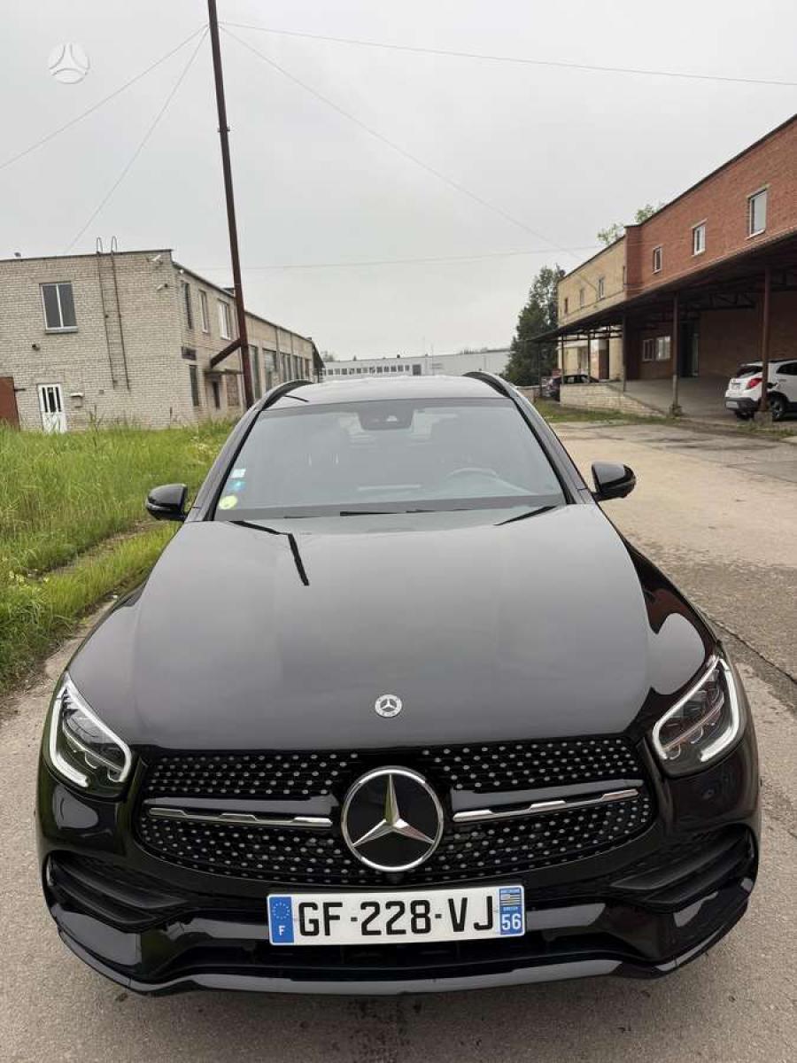 Melns Mercedes-Benz GLC 220 2022 Alīta, ar dzinēja tilpumu 1.95 L un nobraukumu 411 tūkst. km par 19900 €, foto 4 vietnē AUTOMOTO.COM.LV