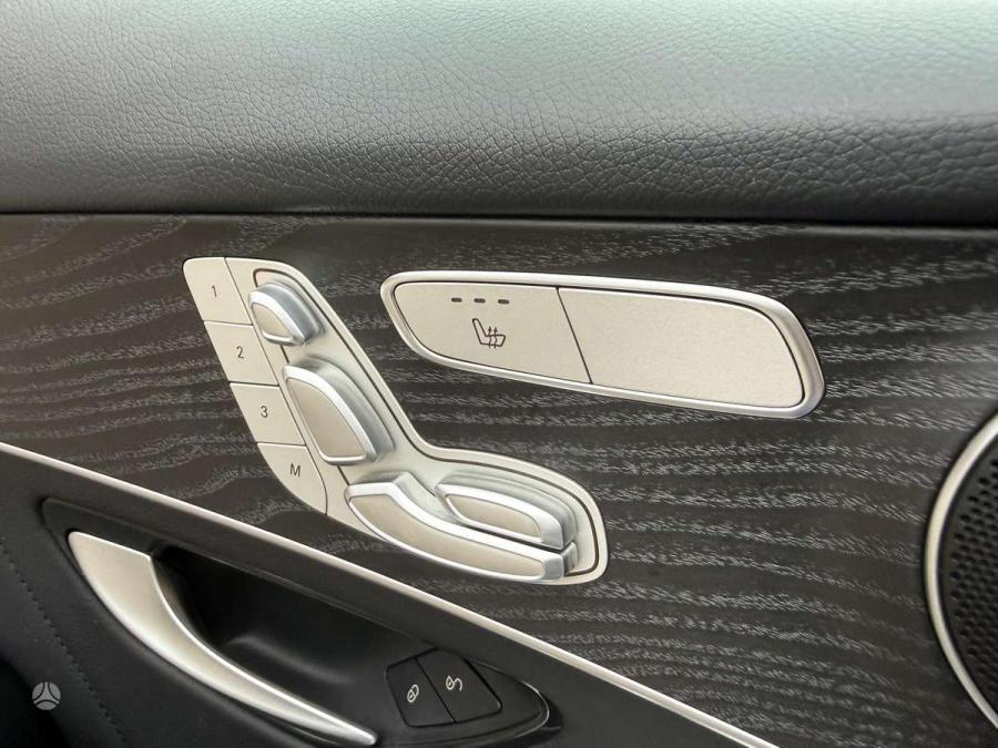 Melns Mercedes-Benz GLC 220 2022 Alīta, ar dzinēja tilpumu 1.95 L un nobraukumu 411 tūkst. km par 19900 €, foto 21 vietnē AUTOMOTO.COM.LV