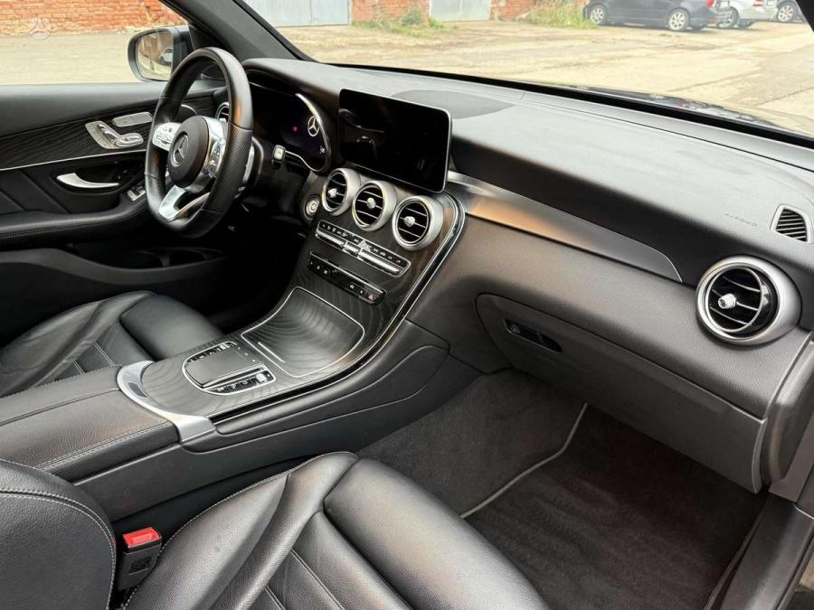 Melns Mercedes-Benz GLC 220 2022 Alīta, ar dzinēja tilpumu 1.95 L un nobraukumu 411 tūkst. km par 19900 €, foto 22 vietnē AUTOMOTO.COM.LV