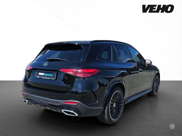 Black Mercedes-Benz GLC 220 2023 in Klaipeda, with an engine capacity of 1.99 L and mileage of 93 thousand km for 49900 €, photo 5 on AUTOMOTO.COM.LV