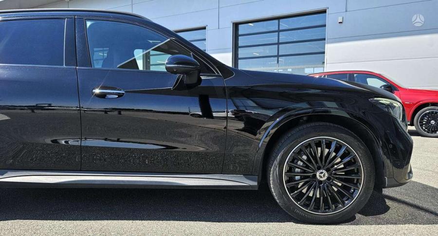 Black Mercedes-Benz GLC 220 2023 in Klaipeda, with an engine capacity of 1.99 L and mileage of 93 thousand km for 49900 €, photo 13 on AUTOMOTO.COM.LV
