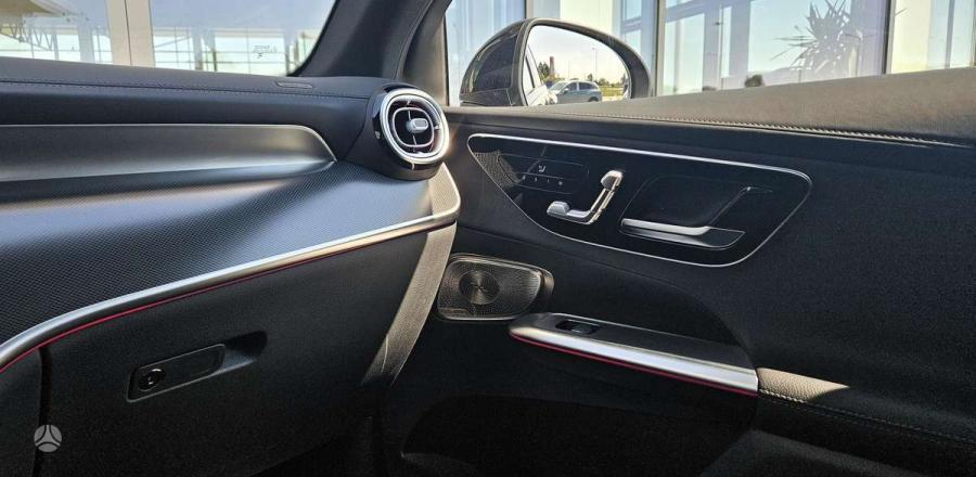 Black Mercedes-Benz GLC 220 2023 in Klaipeda, with an engine capacity of 1.99 L and mileage of 93 thousand km for 49900 €, photo 29 on AUTOMOTO.COM.LV