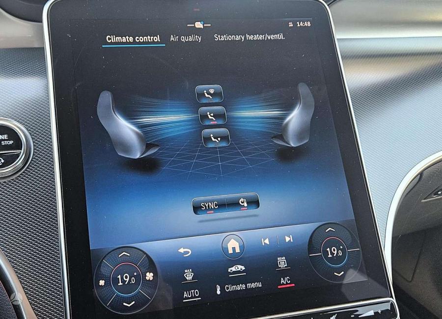 Black Mercedes-Benz GLC 220 2023 in Klaipeda, with an engine capacity of 1.99 L and mileage of 93 thousand km for 49900 €, photo 35 on AUTOMOTO.COM.LV