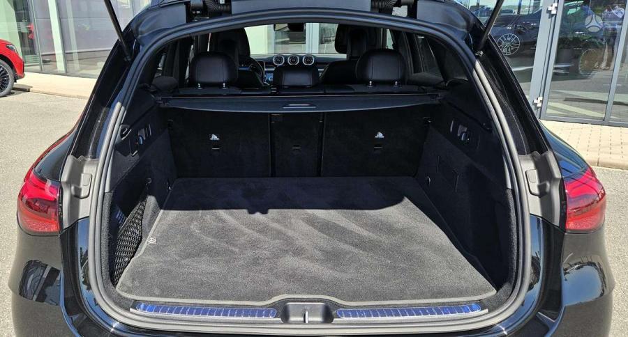 Black Mercedes-Benz GLC 220 2023 in Klaipeda, with an engine capacity of 1.99 L and mileage of 93 thousand km for 49900 €, photo 41 on AUTOMOTO.COM.LV