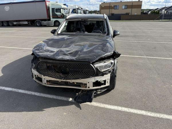 Melns Mercedes-Benz GLC 220 2024 Kauņa, ar dzinēja tilpumu 1.99 L un nobraukumu 0 tūkst. km par 10890 €, foto 1 vietnē AUTOMOTO.COM.LV