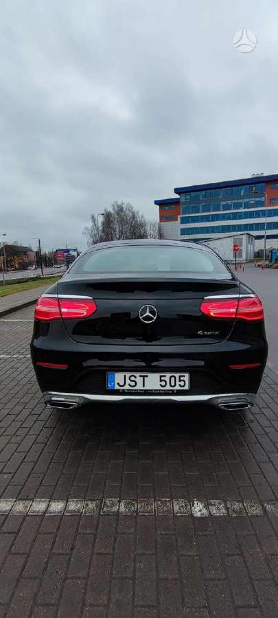 Melns Mercedes-Benz GLC 220 2017 Viļņa, ar dzinēja tilpumu 2.10 L un nobraukumu 137 tūkst. km par 26300 €, foto 6 vietnē AUTOMOTO.COM.LV