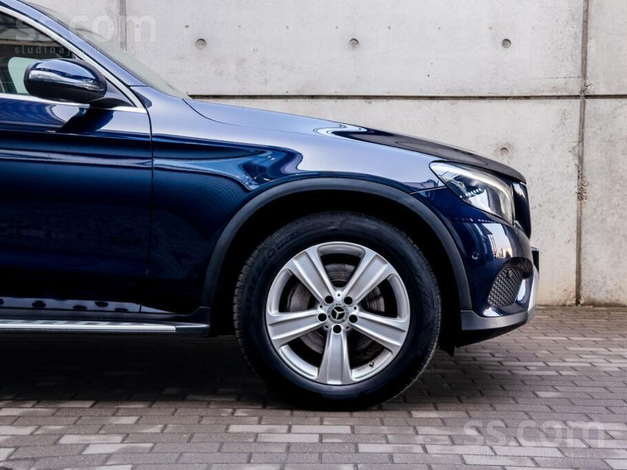 Blue Mercedes-Benz GLC 220 2017 in Riga, with an engine capacity of 2.20 L and mileage of 156 thousand km for 27500 €, photo 4 on AUTOMOTO.COM.LV