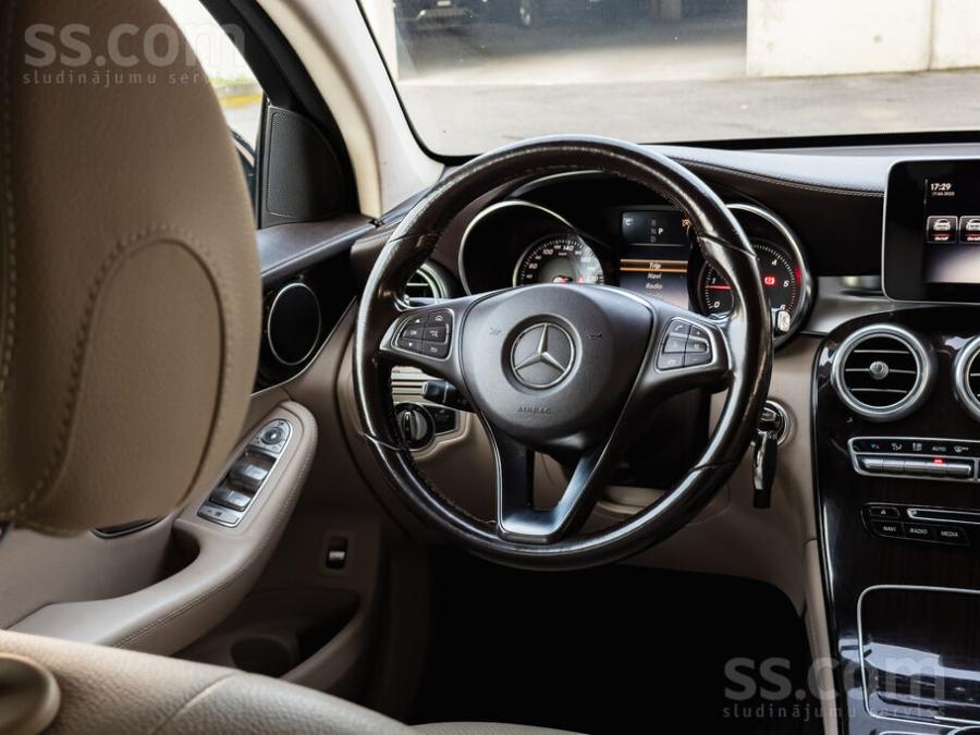 Blue Mercedes-Benz GLC 220 2017 in Riga, with an engine capacity of 2.20 L and mileage of 156 thousand km for 27500 €, photo 24 on AUTOMOTO.COM.LV