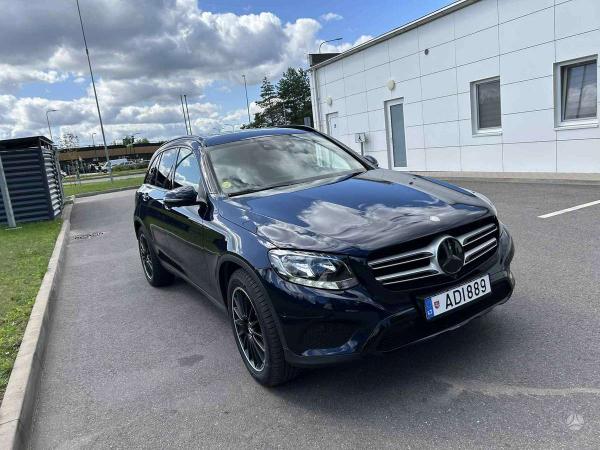 Blue Mercedes-Benz GLC 220 2017 in Vilnius, with an engine capacity of 2.14 L and mileage of 233 thousand km for 16500 €, photo 8 on AUTOMOTO.COM.LV