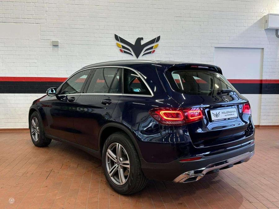 Zils Mercedes-Benz GLC 220 2022 Viļņa, ar dzinēja tilpumu 1.95 L un nobraukumu 66 tūkst. km par 34950 €, foto 6 vietnē AUTOMOTO.COM.LV