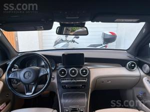 Zils Mercedes-Benz GLC 220 2019 Rīga, ar dzinēja tilpumu 2.20 L un nobraukumu 170 tūkst. km par 25500 €, foto 8 vietnē AUTOMOTO.COM.LV