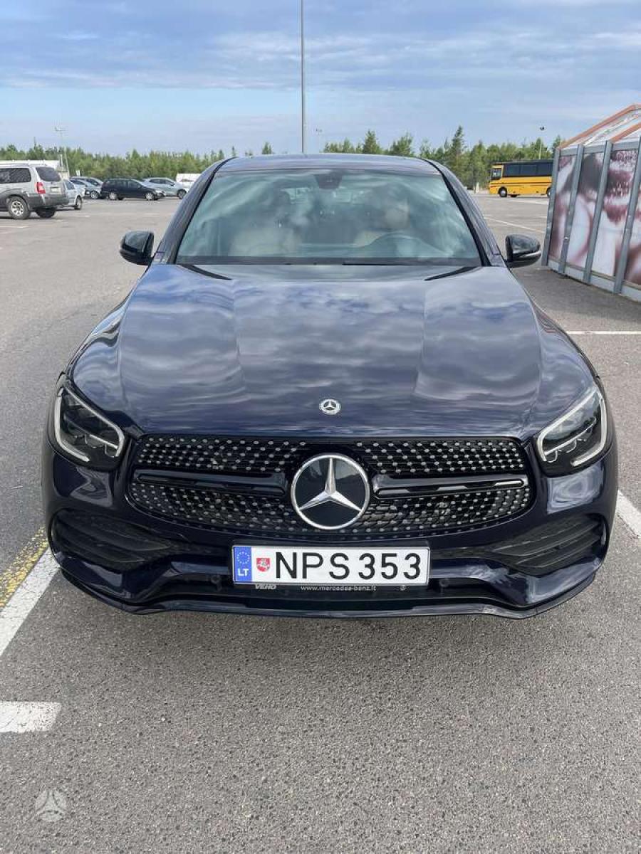 Blue Mercedes-Benz GLC 220 2020 in Vilnius, with an engine capacity of 1.95 L and mileage of 43 thousand km for 31500 €, photo 4 on AUTOMOTO.COM.LV