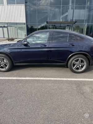 Blue Mercedes-Benz GLC 220 2020 in Vilnius, with an engine capacity of 1.95 L and mileage of 43 thousand km for 31500 €, photo 6 on AUTOMOTO.COM.LV