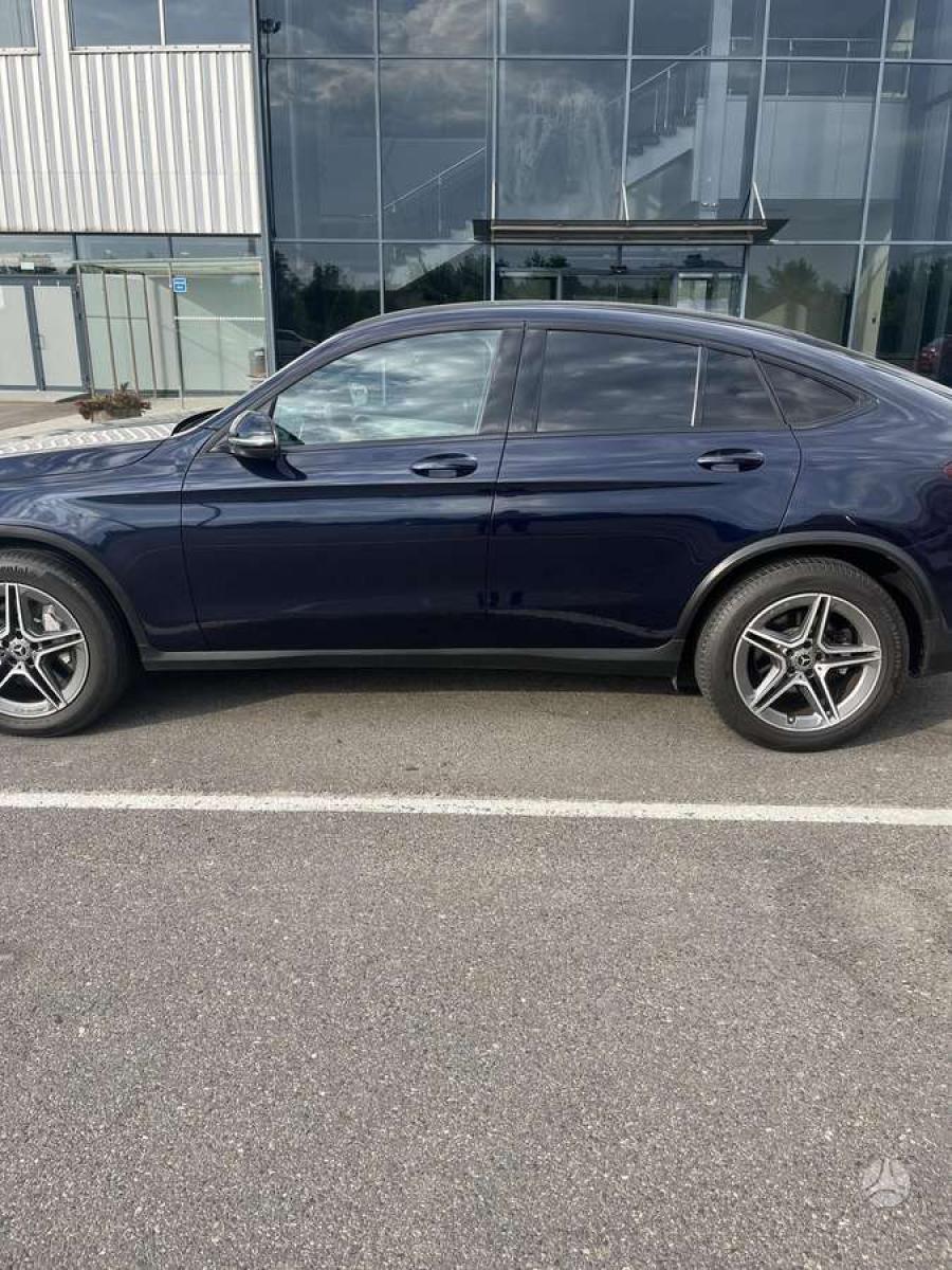 Blue Mercedes-Benz GLC 220 2020 in Vilnius, with an engine capacity of 1.95 L and mileage of 43 thousand km for 31500 €, photo 6 on AUTOMOTO.COM.LV