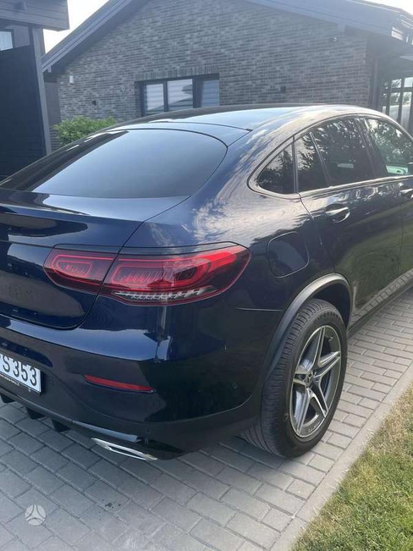 Zils Mercedes-Benz GLC 220 2020 Viļņa, ar dzinēja tilpumu 1.95 L un nobraukumu 43 tūkst. km par 31500 €, foto 7 vietnē AUTOMOTO.COM.LV