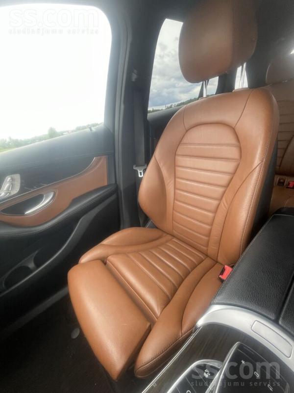 Brown Mercedes-Benz GLC 220 2016 in Riga, with an engine capacity of 2.20 L and mileage of 400 thousand km for 12950 €, photo 9 on AUTOMOTO.COM.LV