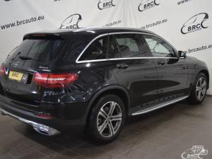 Brown Mercedes-Benz GLC 220 2017 in Riga, with an engine capacity of 2.20 L and mileage of 255 thousand km for 19900 €, photo 2 on AUTOMOTO.COM.LV