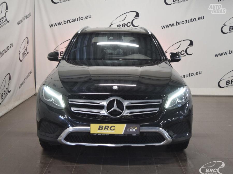 Brown Mercedes-Benz GLC 220 2017 in Riga, with an engine capacity of 2.20 L and mileage of 255 thousand km for 19900 €, photo 25 on AUTOMOTO.COM.LV