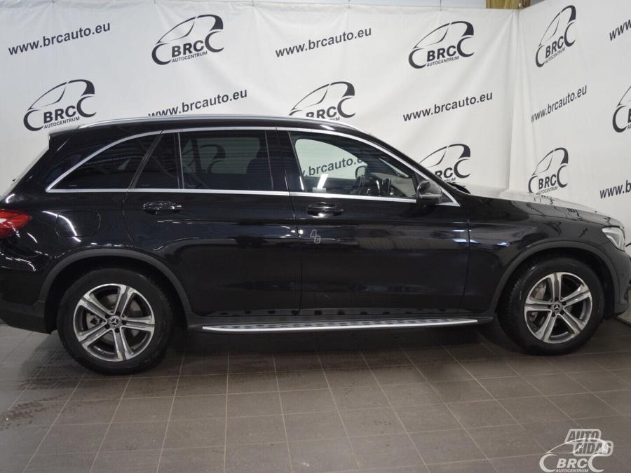 Brown Mercedes-Benz GLC 220 2017 in Riga, with an engine capacity of 2.20 L and mileage of 255 thousand km for 19900 €, photo 28 on AUTOMOTO.COM.LV