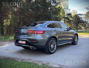 Grey Mercedes-Benz GLC 220 2016 in Jurmala, with an engine capacity of 2.20 L and mileage of 224 thousand km for 23500 €, photo 8 on AUTOMOTO.COM.LV