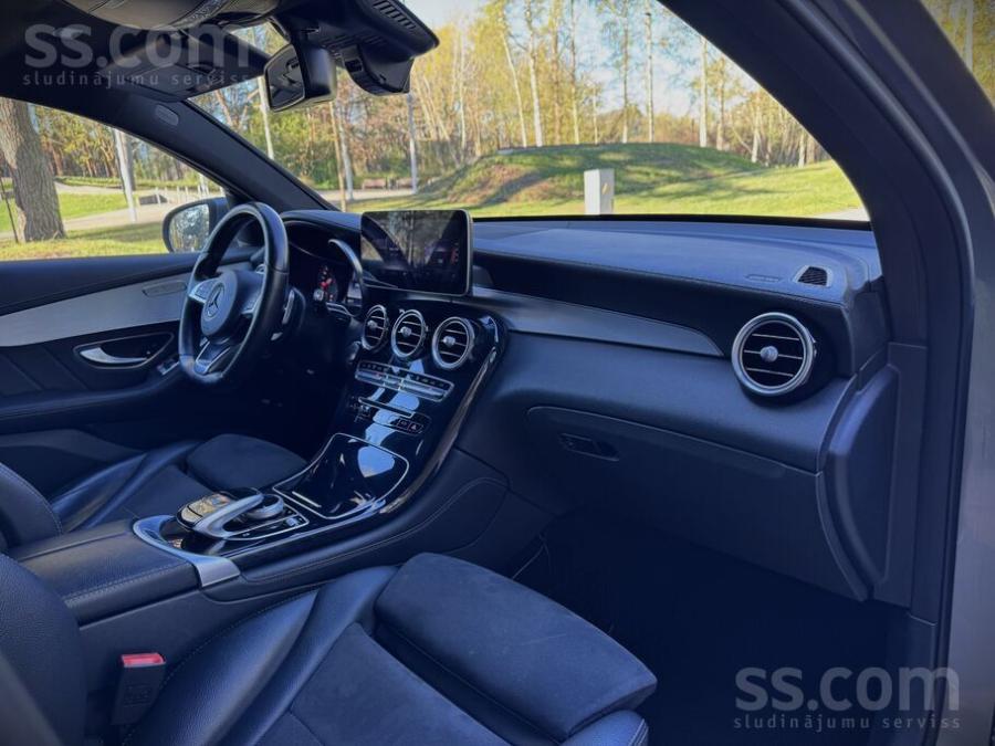 Grey Mercedes-Benz GLC 220 2016 in Jurmala, with an engine capacity of 2.20 L and mileage of 224 thousand km for 23500 €, photo 16 on AUTOMOTO.COM.LV