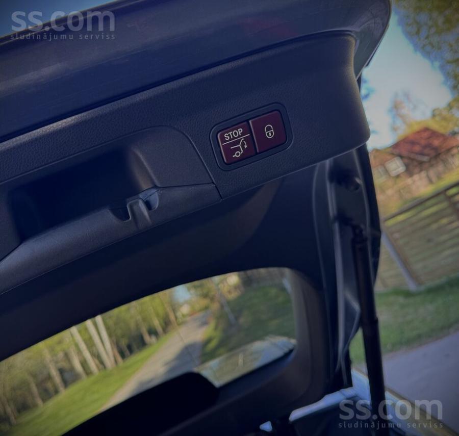 Grey Mercedes-Benz GLC 220 2016 in Jurmala, with an engine capacity of 2.20 L and mileage of 224 thousand km for 23500 €, photo 28 on AUTOMOTO.COM.LV