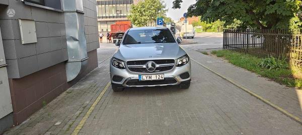 Grey Mercedes-Benz GLC 220 2017 in Kaunas, with an engine capacity of 2.20 L and mileage of 98 thousand km for 26000 €, photo 1 on AUTOMOTO.COM.LV