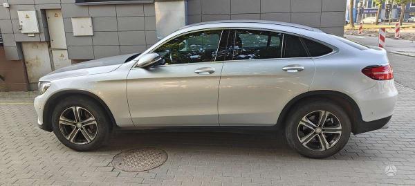 Grey Mercedes-Benz GLC 220 2017 in Kaunas, with an engine capacity of 2.20 L and mileage of 98 thousand km for 26000 €, photo 3 on AUTOMOTO.COM.LV