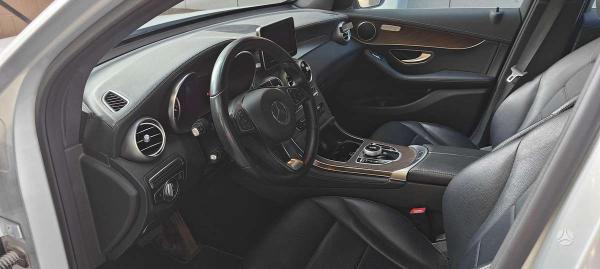 Grey Mercedes-Benz GLC 220 2017 in Kaunas, with an engine capacity of 2.20 L and mileage of 98 thousand km for 26000 €, photo 5 on AUTOMOTO.COM.LV