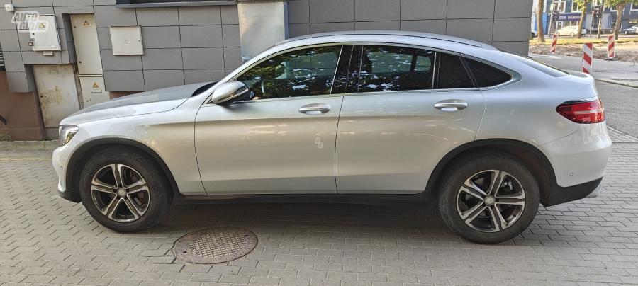 Grey Mercedes-Benz GLC 220 2017 in Kaunas, with an engine capacity of 2.20 L and mileage of 98 thousand km for 26000 €, photo 4 on AUTOMOTO.COM.LV