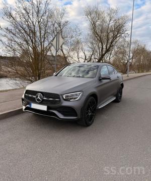Pelēks Mercedes-Benz GLC 220 2021 Rīga, ar dzinēja tilpumu 2.00 L un nobraukumu 96 tūkst. km par 48500 €, foto  vietnē AUTOMOTO.COM.LV