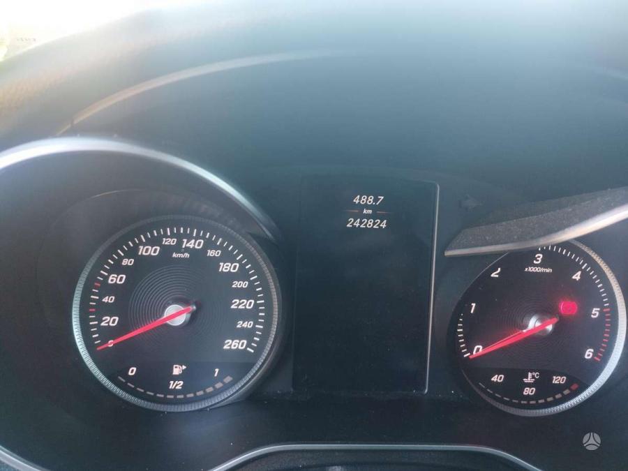Pelēks Mercedes-Benz GLC 220 2015 Šilutė, ar dzinēja tilpumu 2.14 L un nobraukumu 243 tūkst. km par 16500 €, foto 8 vietnē AUTOMOTO.COM.LV