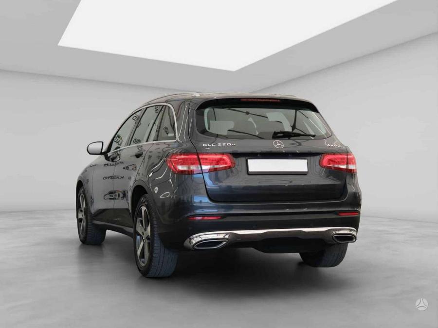 Pelēks Mercedes-Benz GLC 220 2015 Kauņa, ar dzinēja tilpumu 2.20 L un nobraukumu 192 tūkst. km par 17990 €, foto 3 vietnē AUTOMOTO.COM.LV