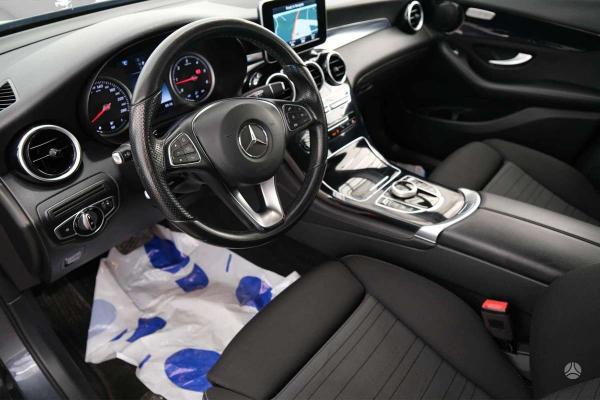 Pelēks Mercedes-Benz GLC 220 2015 Kauņa, ar dzinēja tilpumu 2.20 L un nobraukumu 192 tūkst. km par 17990 €, foto 5 vietnē AUTOMOTO.COM.LV