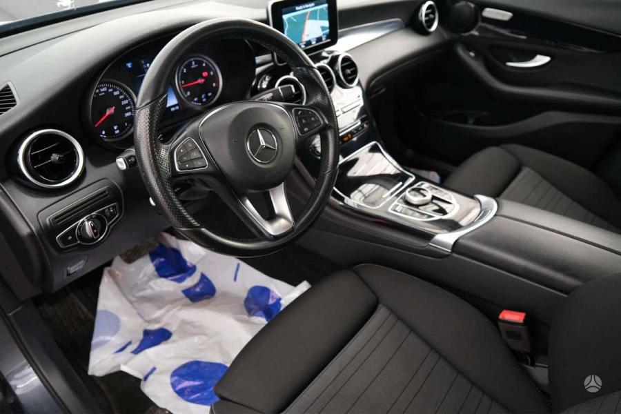 Pelēks Mercedes-Benz GLC 220 2015 Kauņa, ar dzinēja tilpumu 2.20 L un nobraukumu 192 tūkst. km par 17990 €, foto 6 vietnē AUTOMOTO.COM.LV