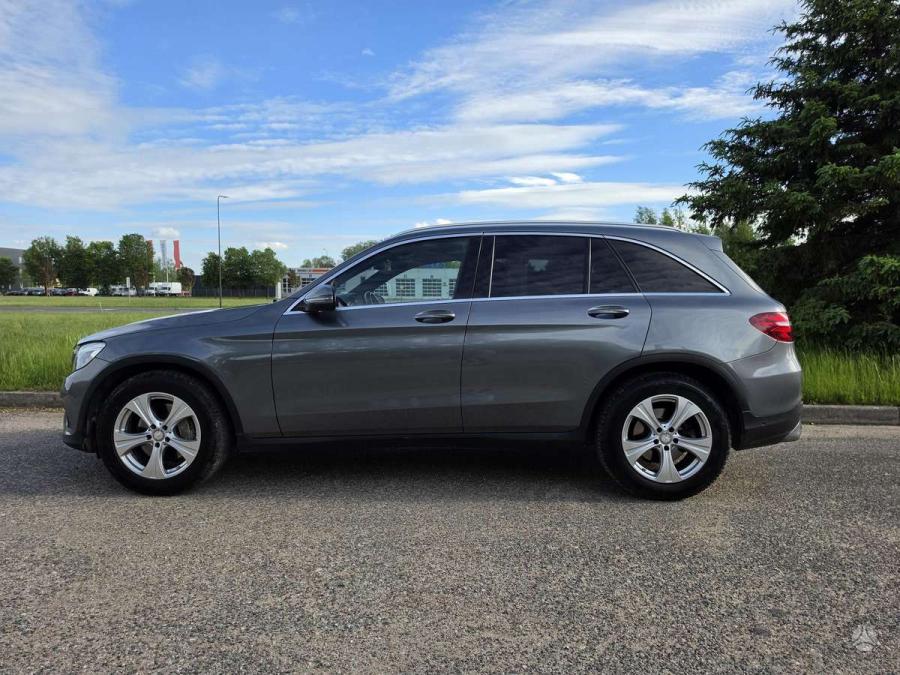 Grey Mercedes-Benz GLC 220 2015 in Kaunas, with an engine capacity of 2.14 L and mileage of 238 thousand km for 15550 €, photo 9 on AUTOMOTO.COM.LV