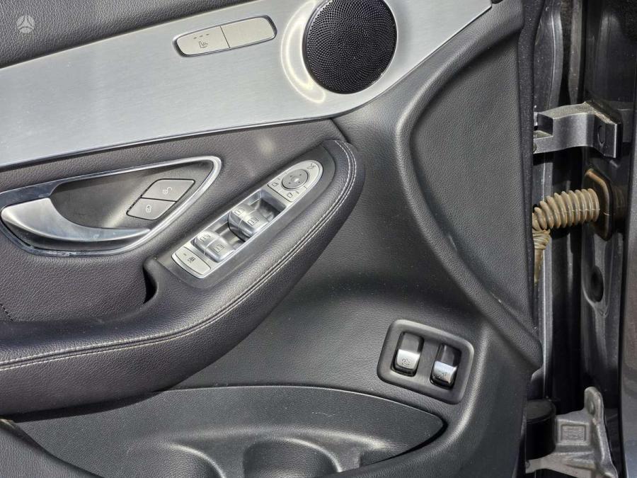 Grey Mercedes-Benz GLC 220 2015 in Kaunas, with an engine capacity of 2.14 L and mileage of 238 thousand km for 15550 €, photo 21 on AUTOMOTO.COM.LV