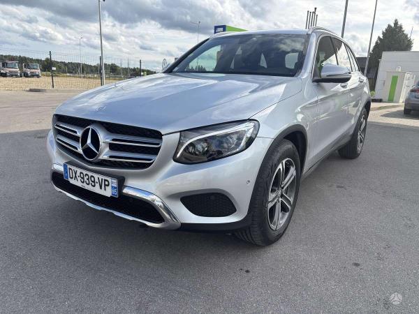 Pelēks Mercedes-Benz GLC 220 2015 Tauragė, ar dzinēja tilpumu 2.14 L un nobraukumu 260 tūkst. km par 13900 €, foto 1 vietnē AUTOMOTO.COM.LV