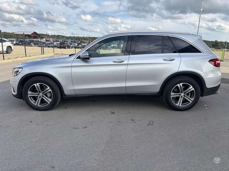 Pelēks Mercedes-Benz GLC 220 2015 Tauragė, ar dzinēja tilpumu 2.14 L un nobraukumu 260 tūkst. km par 13900 €, foto 5 vietnē AUTOMOTO.COM.LV