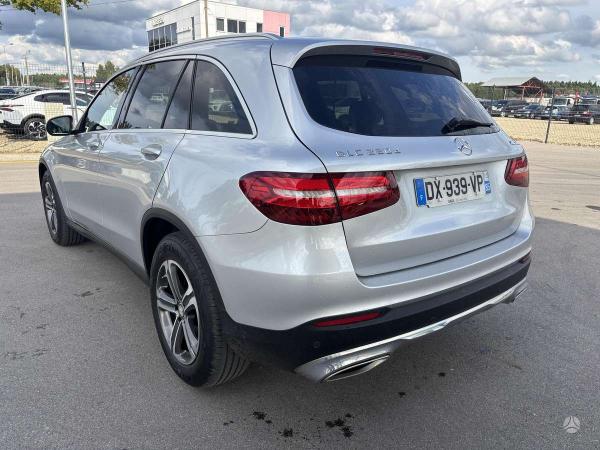 Pelēks Mercedes-Benz GLC 220 2015 Tauragė, ar dzinēja tilpumu 2.14 L un nobraukumu 260 tūkst. km par 13900 €, foto 6 vietnē AUTOMOTO.COM.LV
