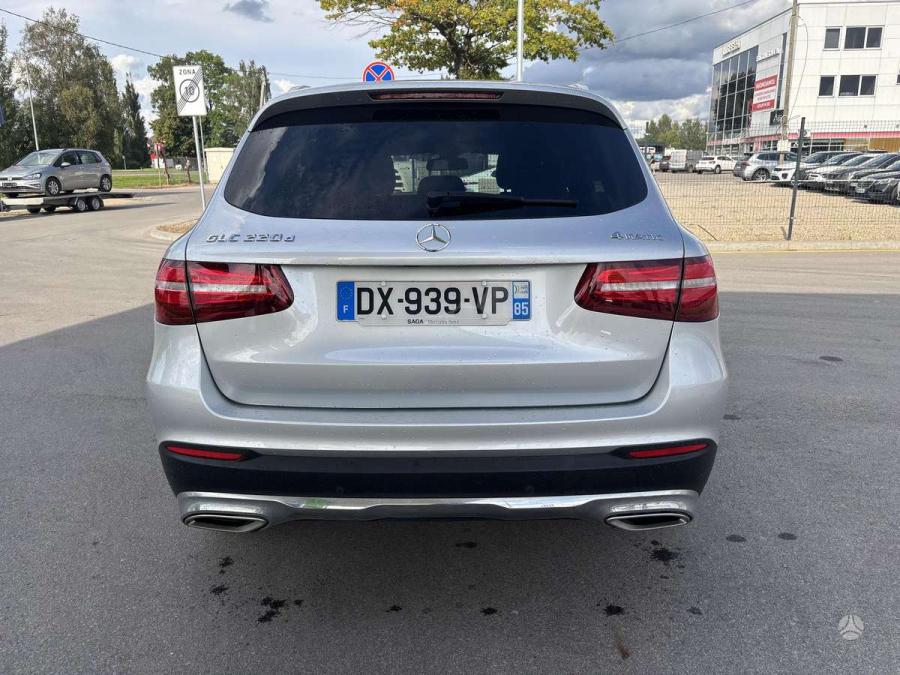 Pelēks Mercedes-Benz GLC 220 2015 Tauragė, ar dzinēja tilpumu 2.14 L un nobraukumu 260 tūkst. km par 13900 €, foto 9 vietnē AUTOMOTO.COM.LV