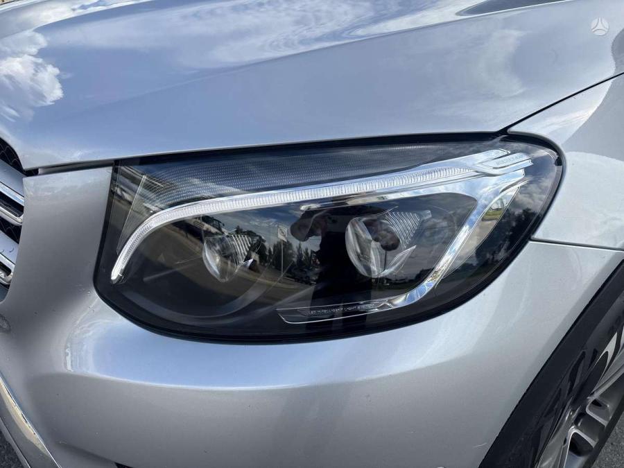 Pelēks Mercedes-Benz GLC 220 2015 Tauragė, ar dzinēja tilpumu 2.14 L un nobraukumu 260 tūkst. km par 13900 €, foto 10 vietnē AUTOMOTO.COM.LV