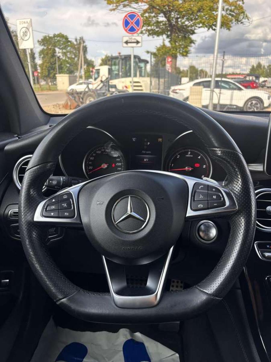 Pelēks Mercedes-Benz GLC 220 2015 Tauragė, ar dzinēja tilpumu 2.14 L un nobraukumu 260 tūkst. km par 13900 €, foto 17 vietnē AUTOMOTO.COM.LV