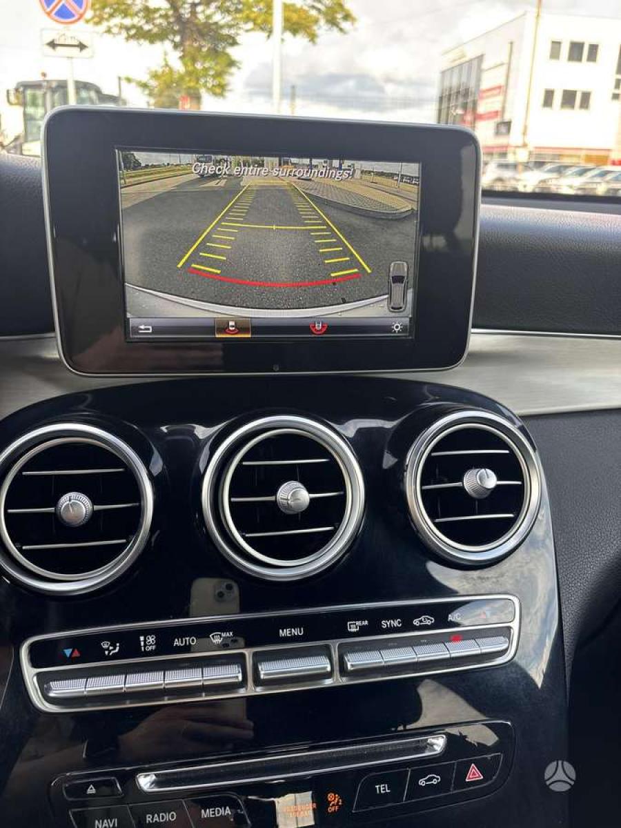 Pelēks Mercedes-Benz GLC 220 2015 Tauragė, ar dzinēja tilpumu 2.14 L un nobraukumu 260 tūkst. km par 13900 €, foto 19 vietnē AUTOMOTO.COM.LV