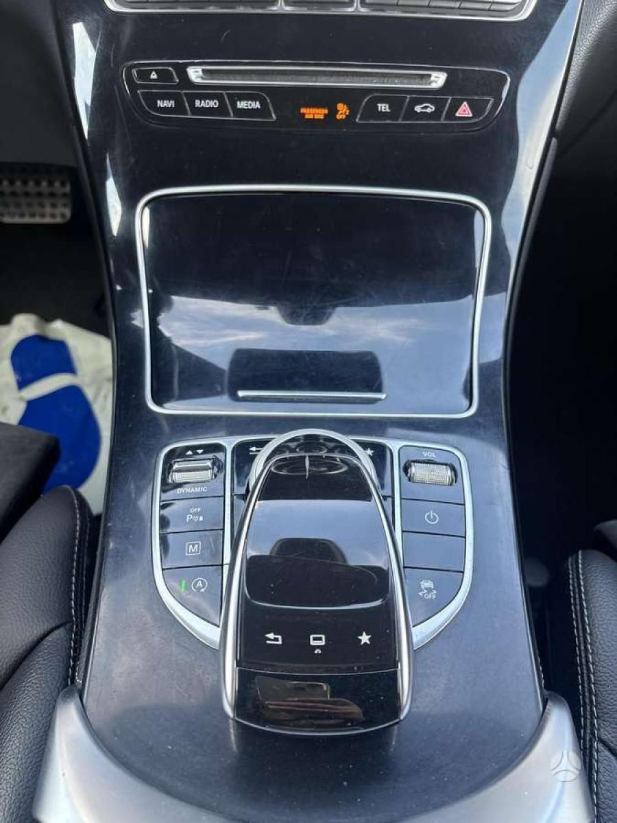 Pelēks Mercedes-Benz GLC 220 2015 Tauragė, ar dzinēja tilpumu 2.14 L un nobraukumu 260 tūkst. km par 13900 €, foto 21 vietnē AUTOMOTO.COM.LV