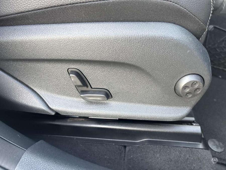 Pelēks Mercedes-Benz GLC 220 2015 Tauragė, ar dzinēja tilpumu 2.14 L un nobraukumu 260 tūkst. km par 13900 €, foto 22 vietnē AUTOMOTO.COM.LV