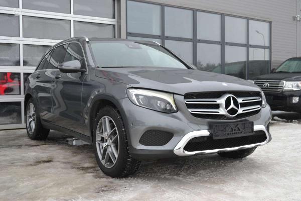 Pelēks Mercedes-Benz GLC 220 2016 Viļņa, ar dzinēja tilpumu 2.14 L un nobraukumu 181 tūkst. km par 19500 €, foto 3 vietnē AUTOMOTO.COM.LV