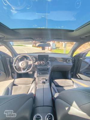 Pelēks Mercedes-Benz GLC 220 2016 Viļņa, ar dzinēja tilpumu 2.10 L un nobraukumu 275 tūkst. km par 18000 €, foto  vietnē AUTOMOTO.COM.LV