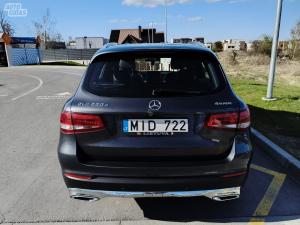 Pelēks Mercedes-Benz GLC 220 2016 Viļņa, ar dzinēja tilpumu 2.10 L un nobraukumu 275 tūkst. km par 18000 €, foto 12 vietnē AUTOMOTO.COM.LV